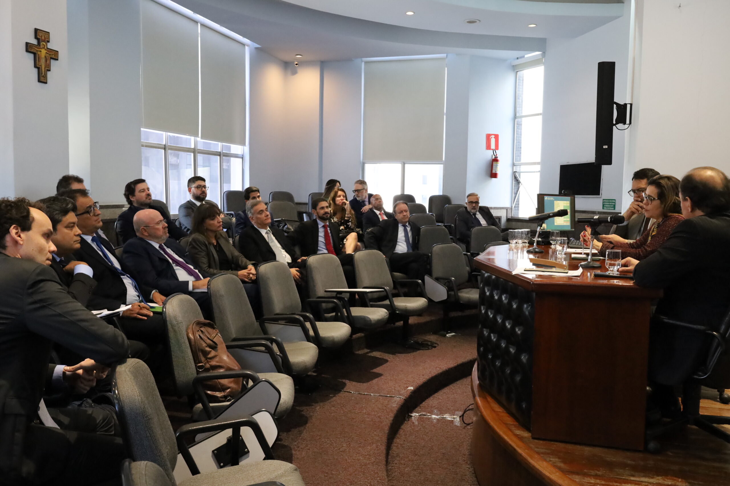 Construção do TRF6 é iniciada com reunião na sede da nova Corte ...