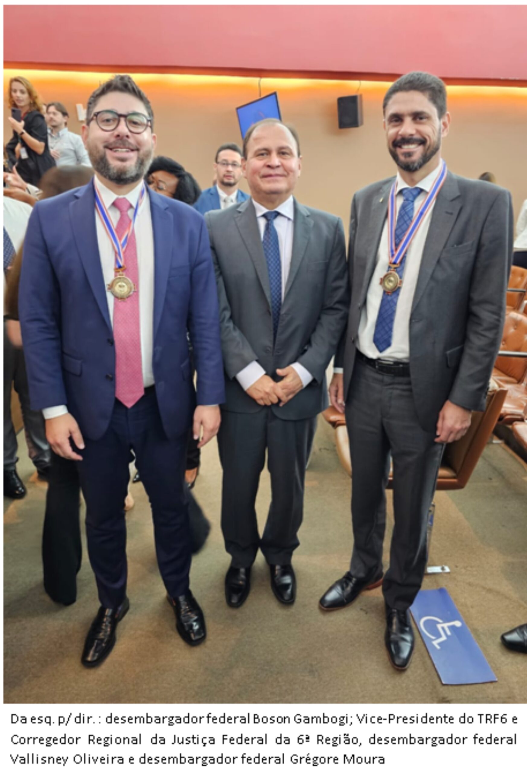 Desembargadores do TRF6 recebem a maior honraria concedida pela OAB/MG ...